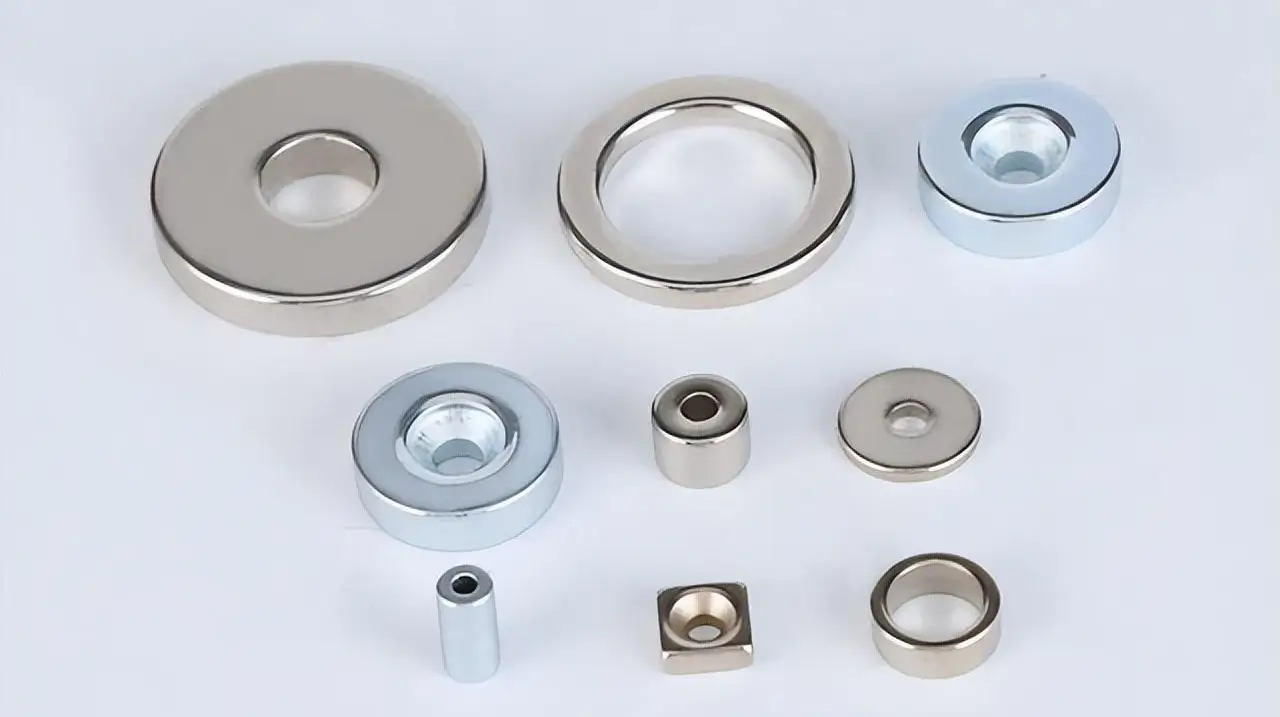 Gesinterter NdFeB-Magnet-Qualitäten: N35 bis N52 & Hochtemperatur-Leitfaden